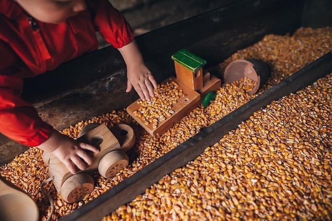 KIDS BARN | The Log Farm